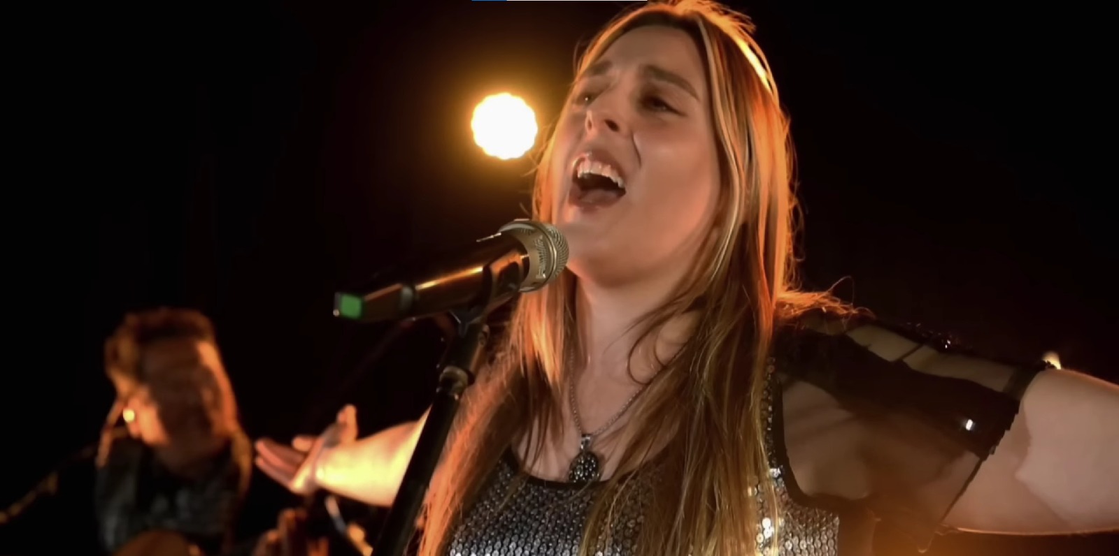 "Frente a mí", la nueva canción de Claudia Lomeña | infociudad